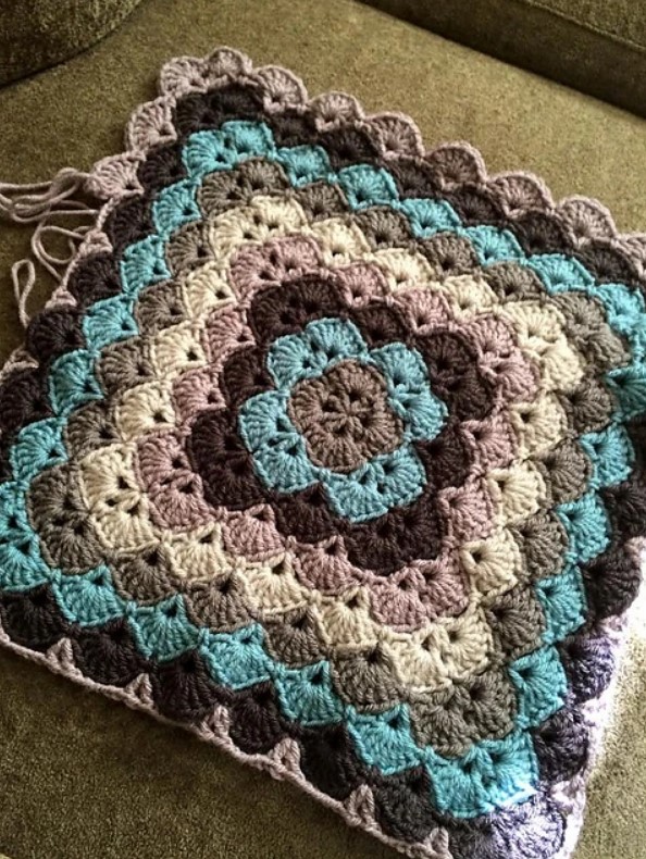 Beautiful Shells Blanket - Handmade Learning Here