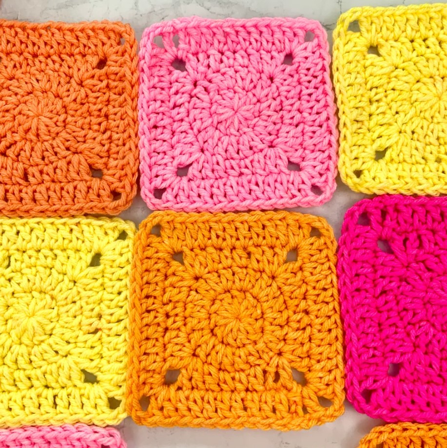 Solid Granny Square - Handmade Learning Here