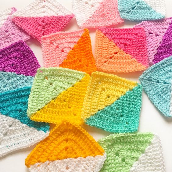 Solid Granny Square - Handmade Learning Here