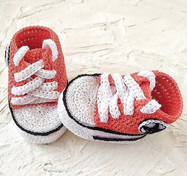 Converse Baby Booties - Handmade Learning Here