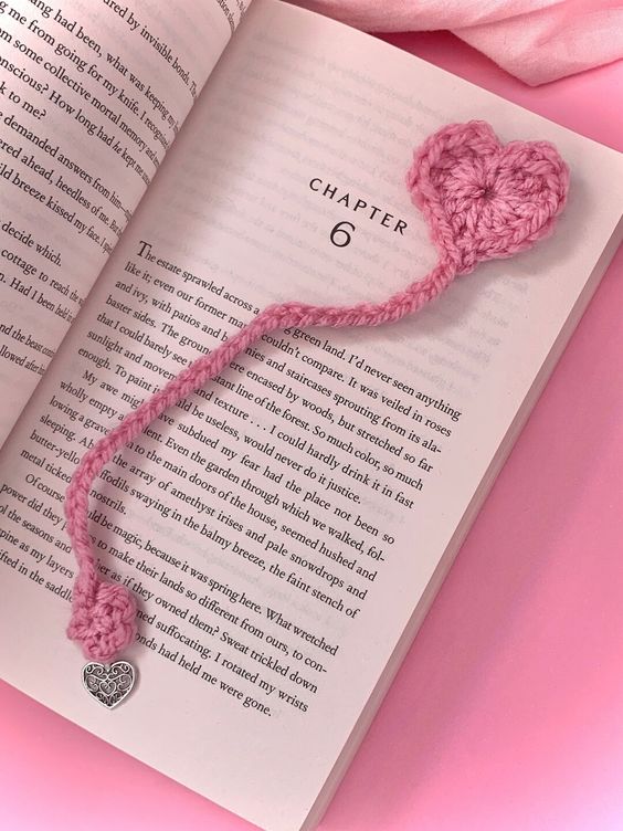Crochet Heart Bookmark - Handmade Learning Here